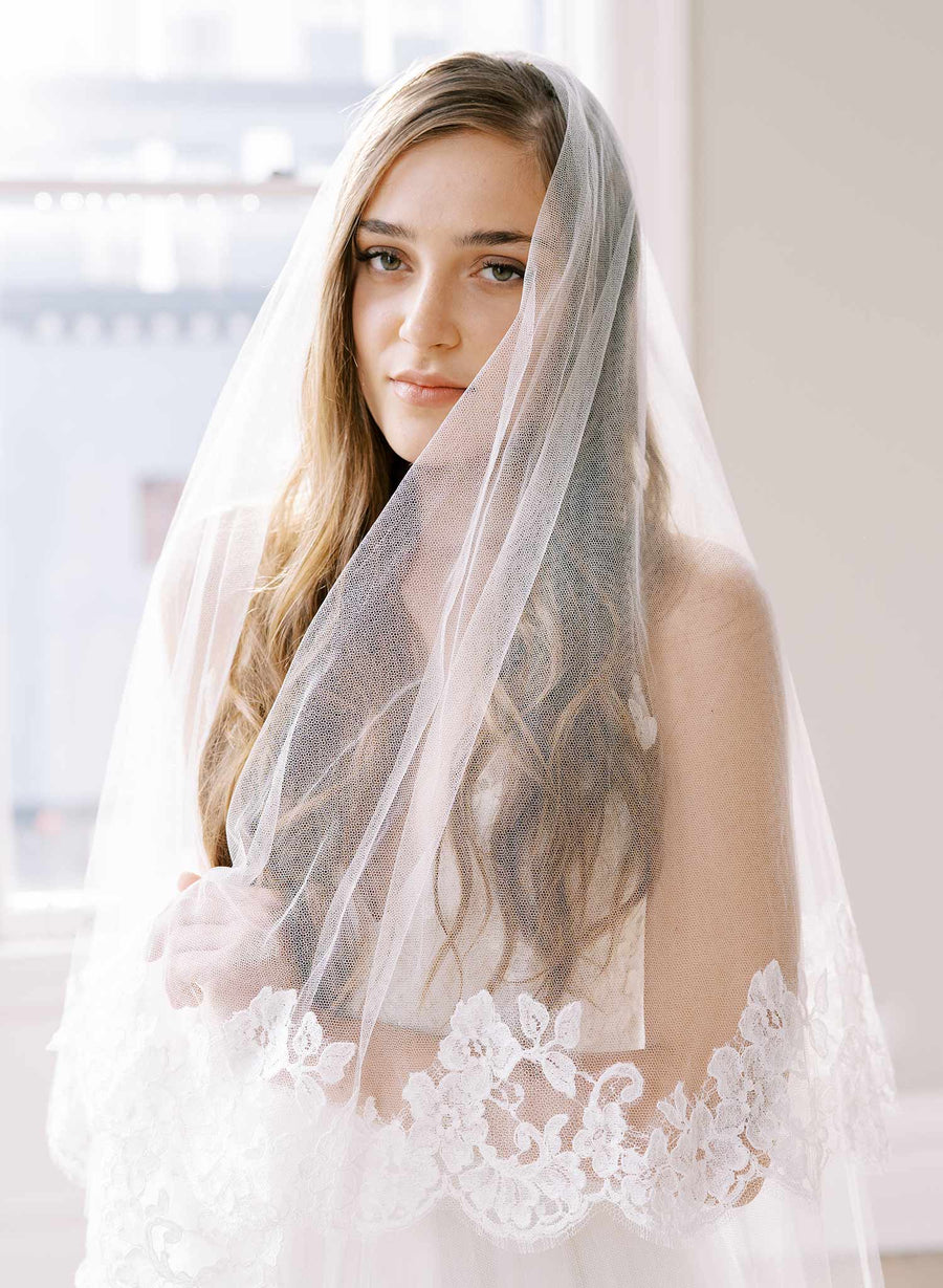 Lace veils, bridal french lace veils, lace trimmed wedding veils