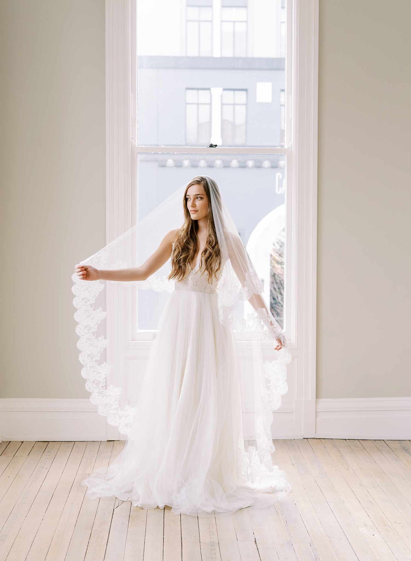 Silk chapel veil with lace edges - Floral romance French lace veil in ...