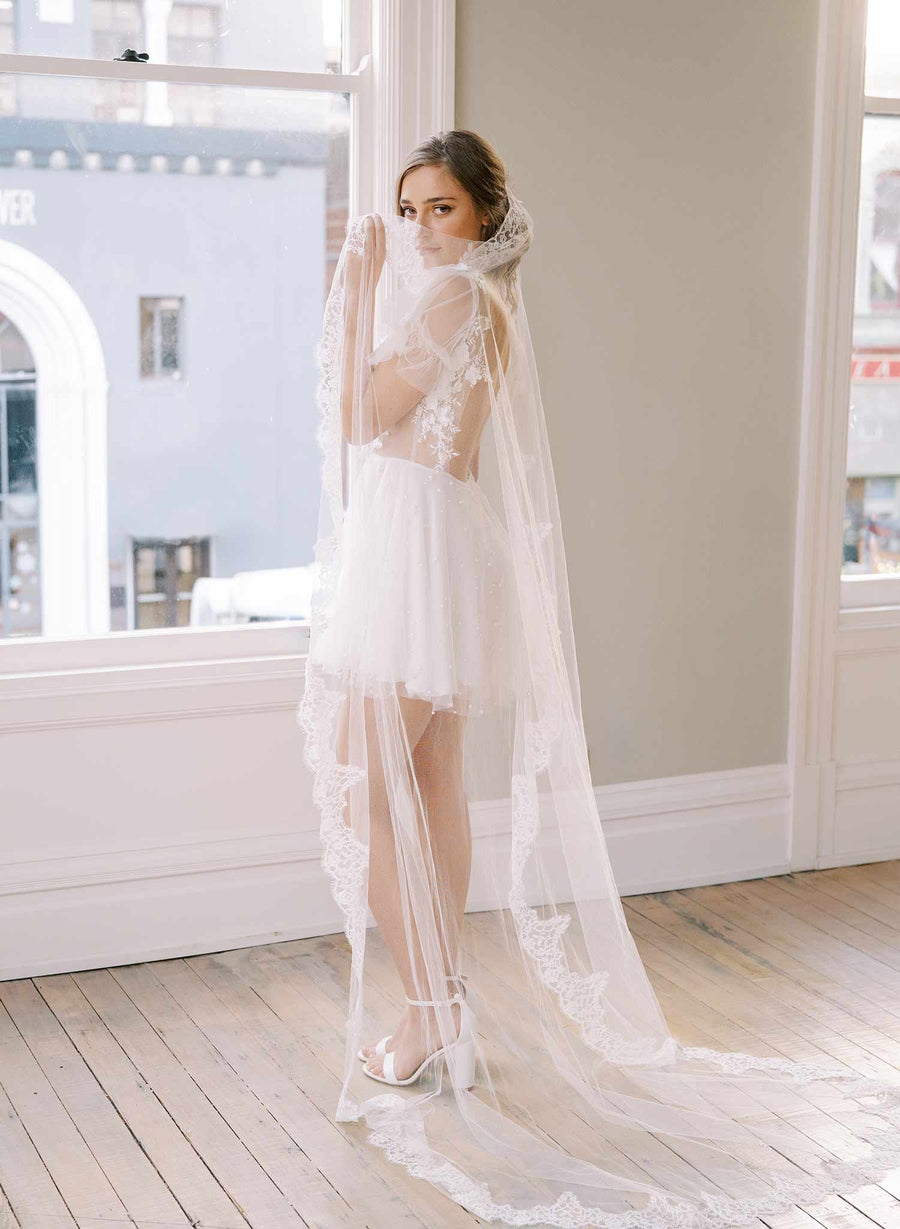 Silk wedding veil with lace edges - French lace trimmed silk tulle ...
