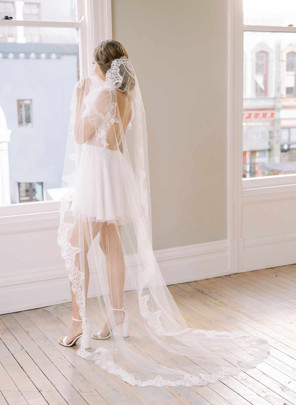 Silk wedding veil with lace edges - French lace trimmed silk tulle ...