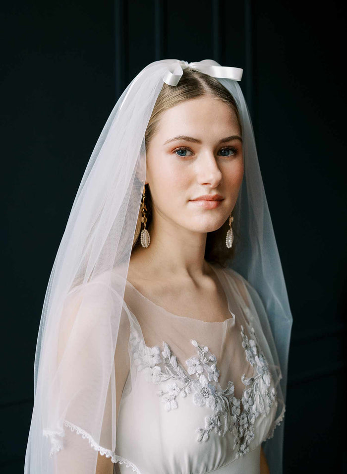 Scalloped bow edge train veil - Style #2524